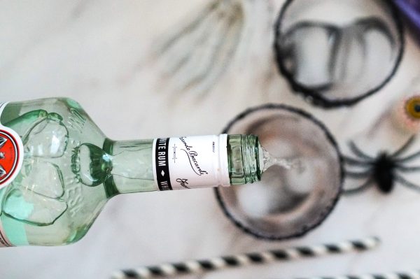 LIQUID GHOST HALLOWEEN COCKTAIL RECIPE Crafts Mad in Crafts