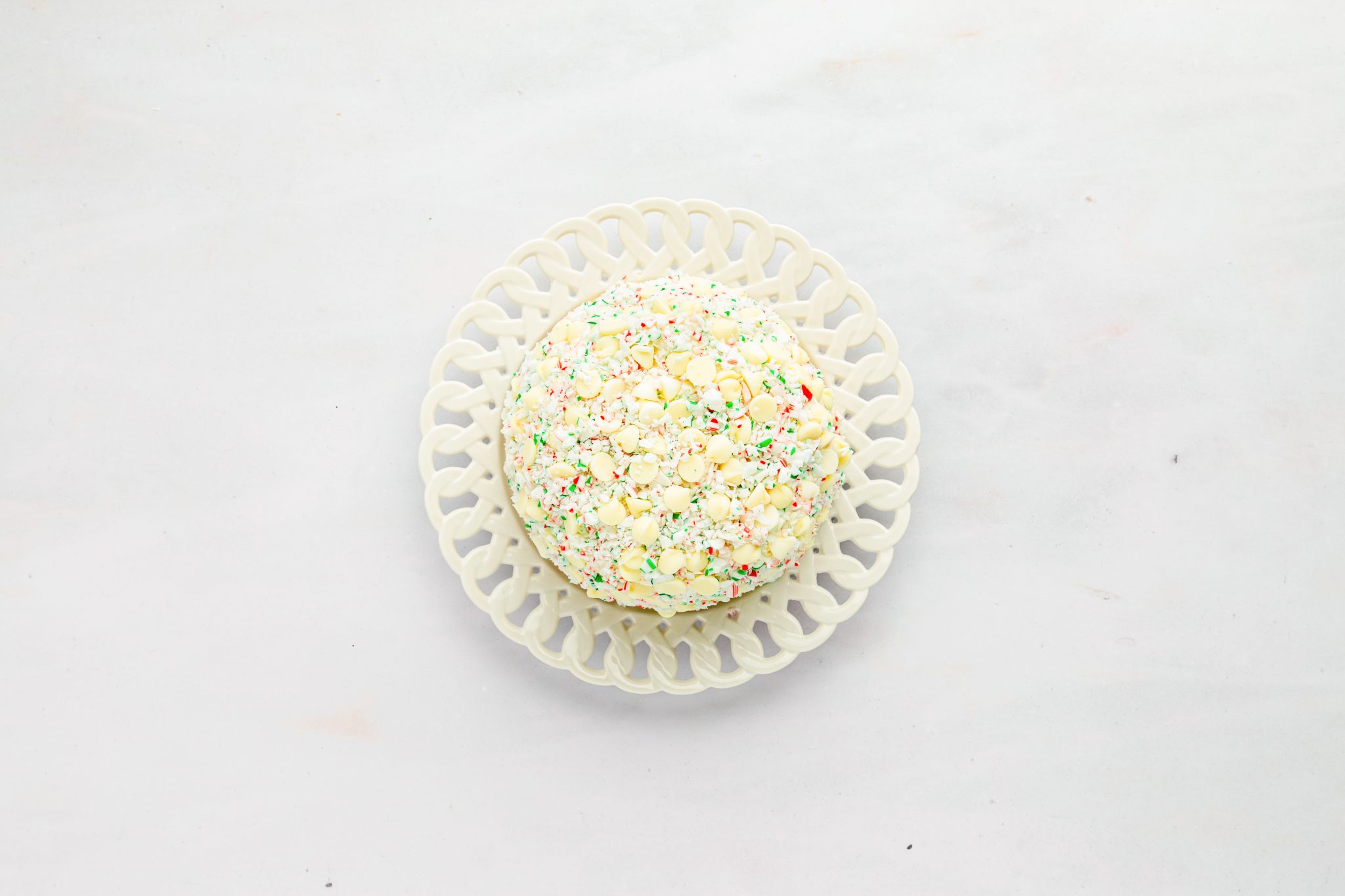 EASY PEPPERMINT CHEESECAKE BALL Christmas Recipes Mad in Crafts